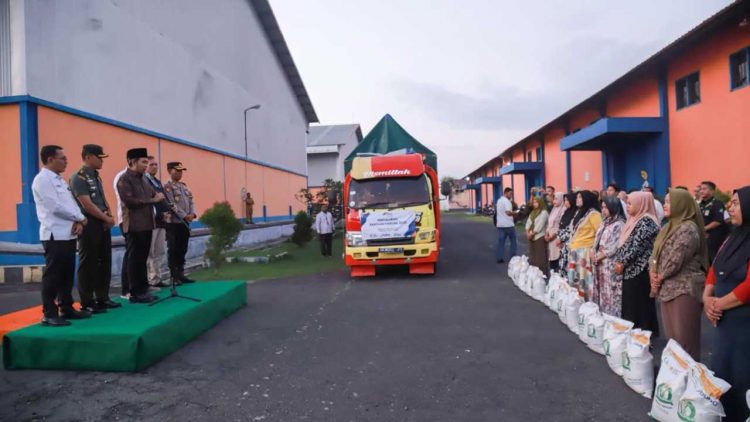 Bantuan Pangan Beras Tahap Kedua Kembali Disalurkan kepada 213 Ribu Keluarga – Kabar SDGs